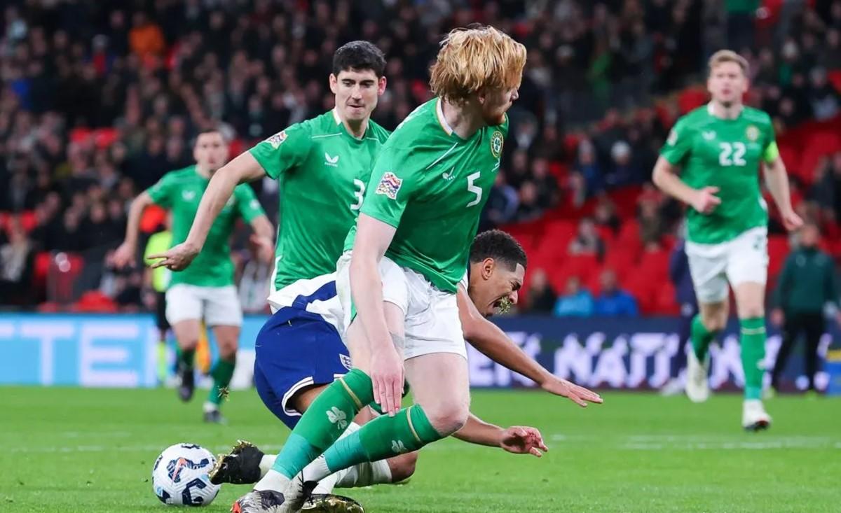 Bùng nổ tranh cãi trận Anh thắng Ireland 5-0