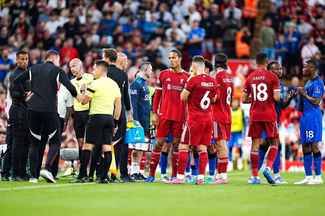 Premier League vào cuộc điều tra trận khai màn của Liverpool
