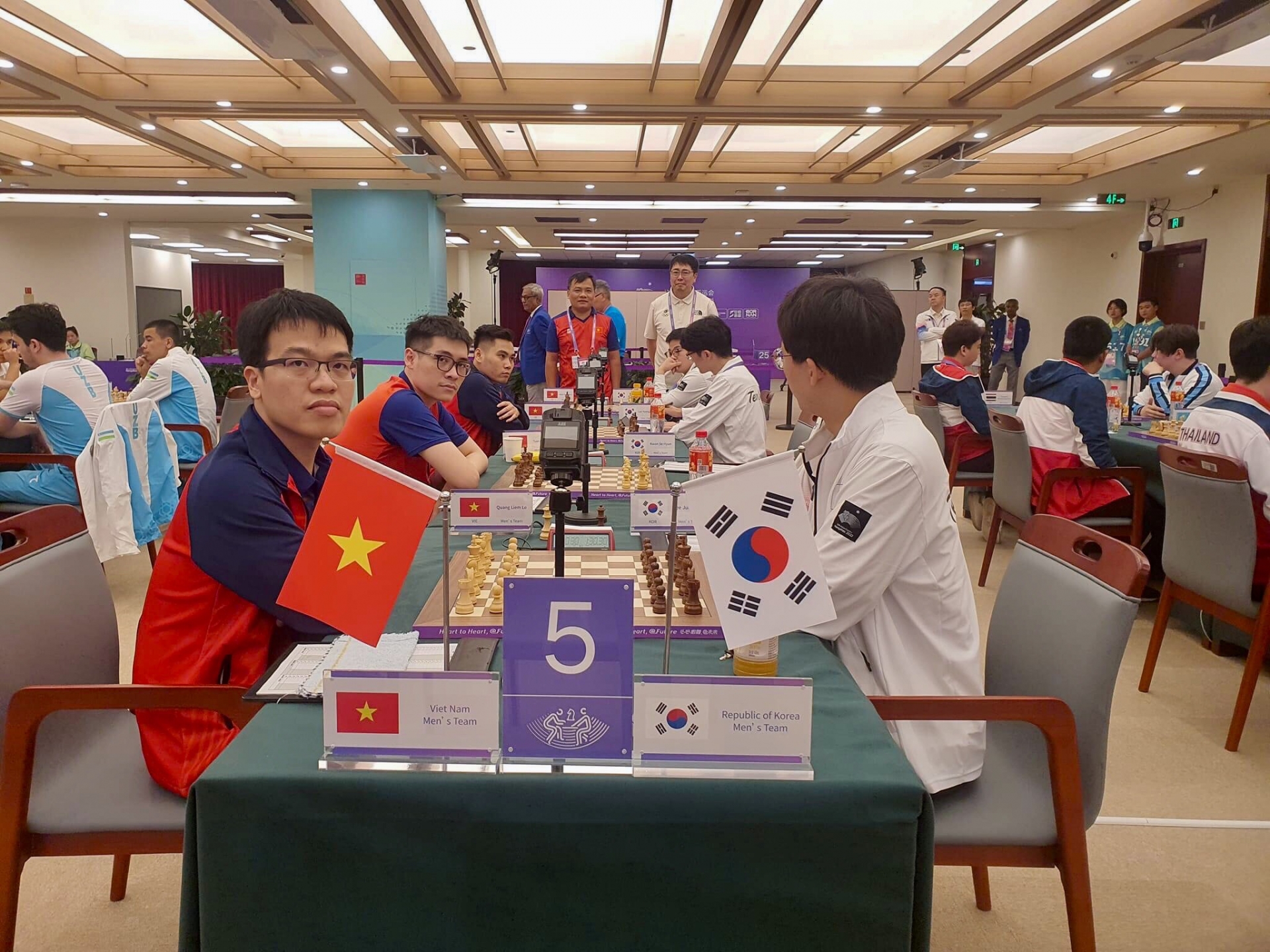 Lê Quang Liêm 'dẫn đoàn', cờ vua Việt Nam đại thắng tại ASIAD 19