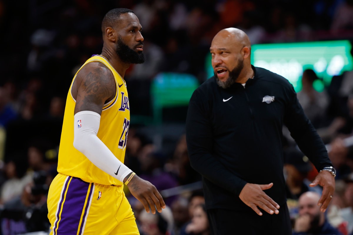 Los Angeles Lakers 'trảm tướng' sau thất bại muối mặt tại NBA Playoffs 2024