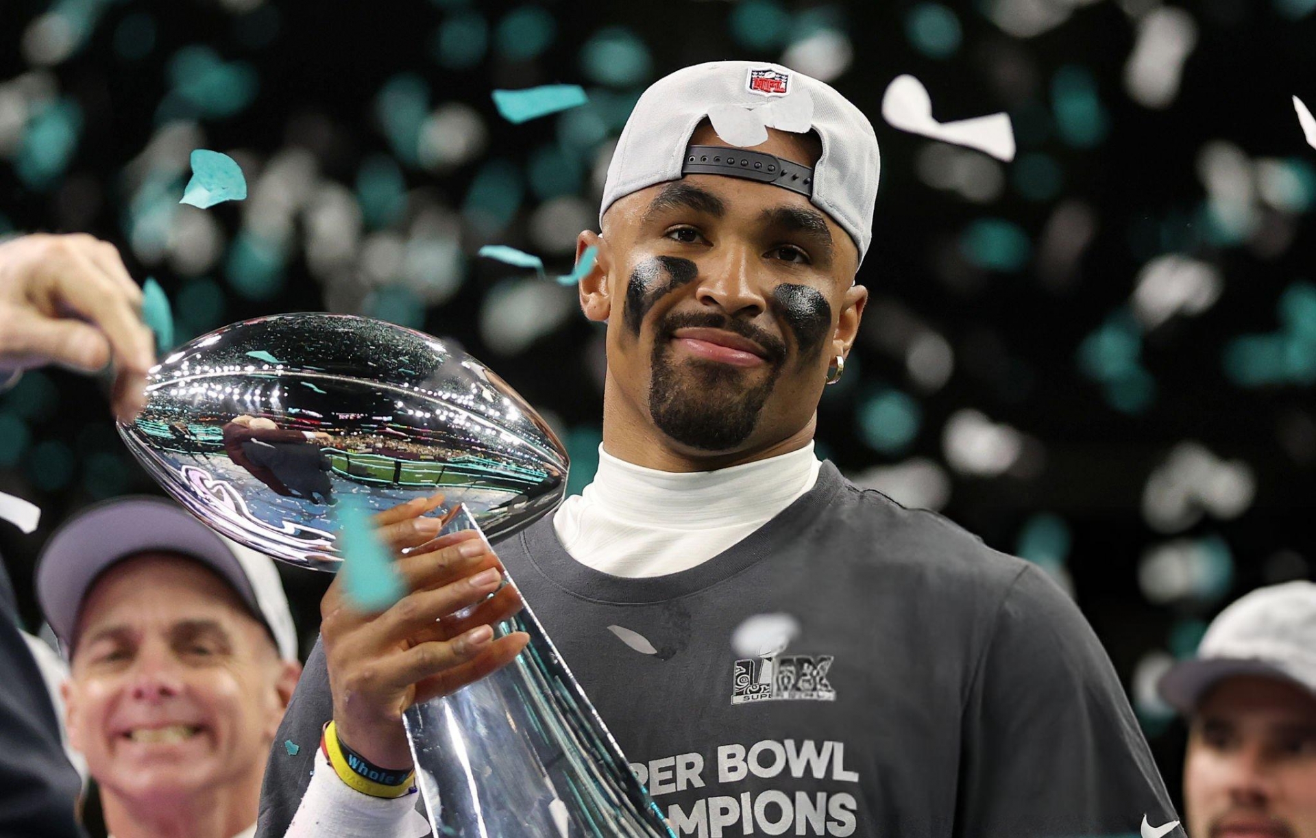 Super Bowl LIX: Chiefs thảm bại trước Eagles, Kendrick Lamar bùng cháy ...