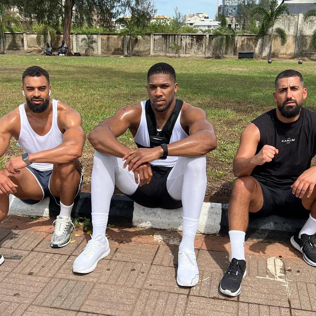 Anthony Joshua dính chấn thương nặng hơn dự tính sau tai nạn kinh hoàng
