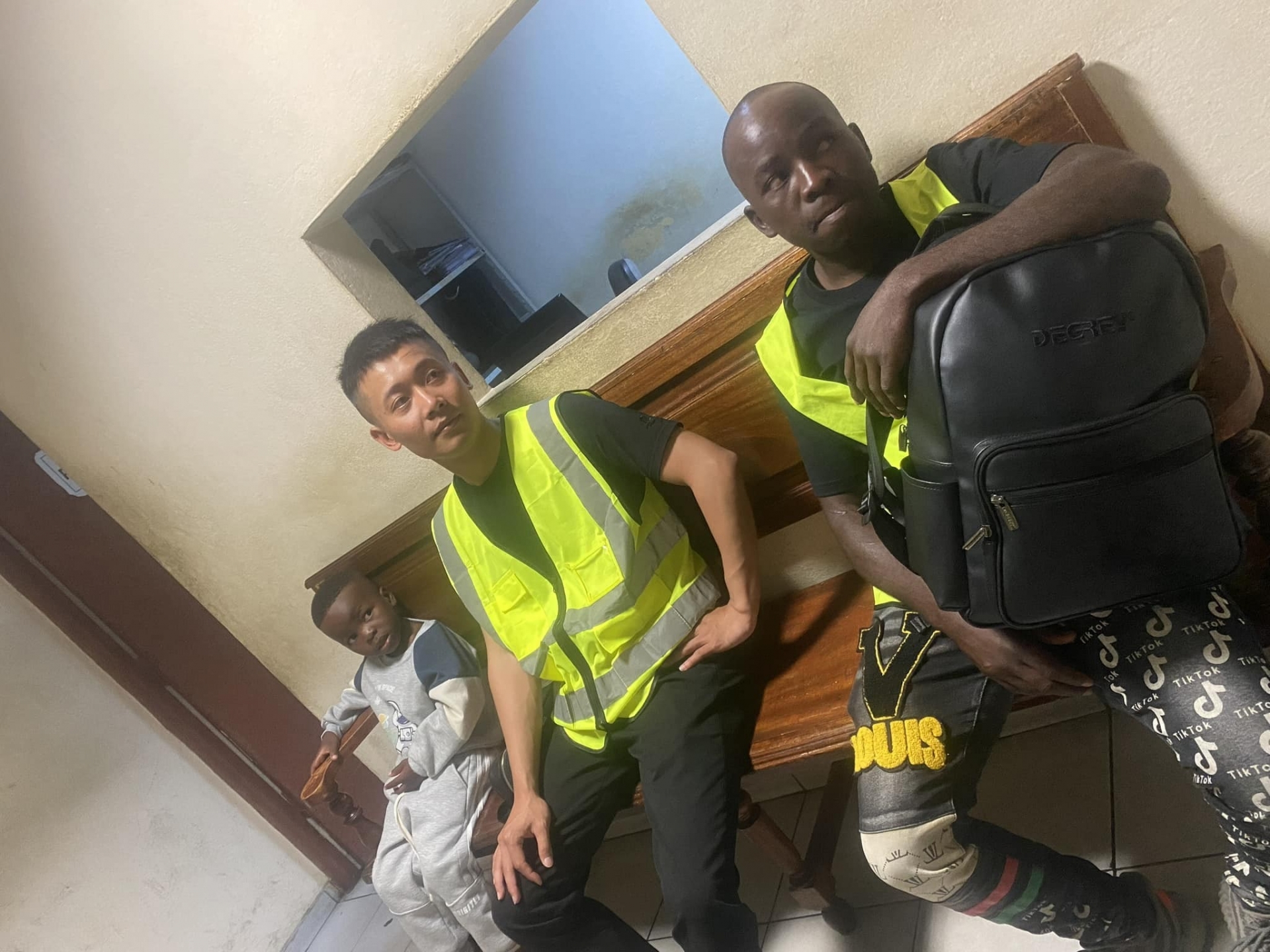 Quang Linh - Lôi con về nước sau biến cố, vì 1 cô gái: Không phải Thùy ...