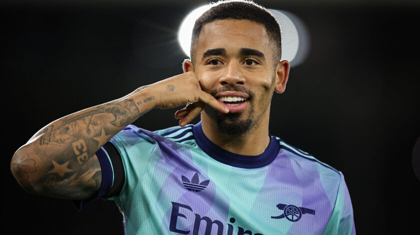 Gabriel Jesus tỏa sáng đúng lúc…Saka chấn thương