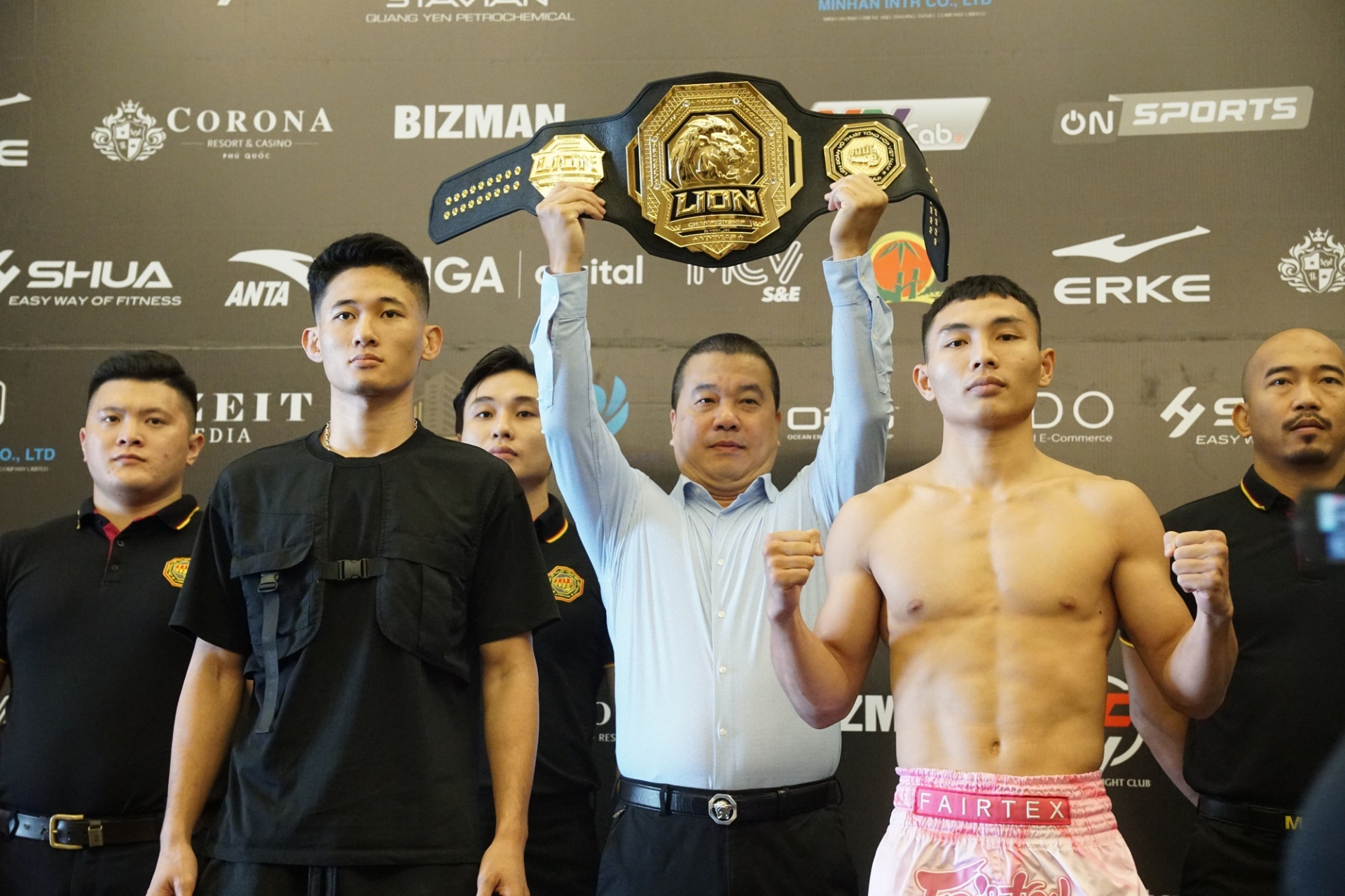 Hai võ sĩ LION Championship tham gia khóa huấn luyện đặc biệt tại Thái Lan