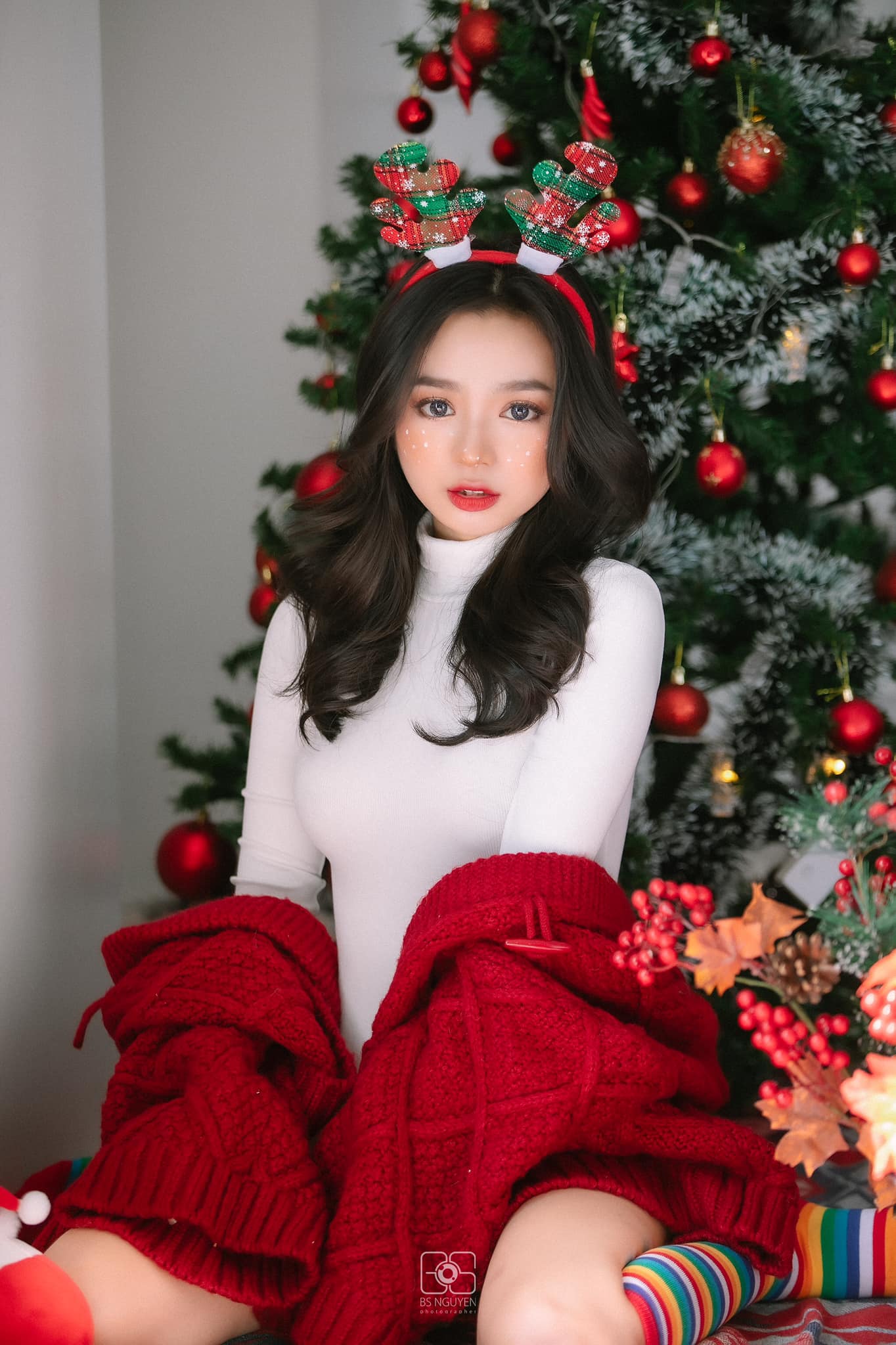 Streamer Kim Chi khiến fan trầm trồ bởi bộ ảnh Giáng Sinh tuyệt đẹp