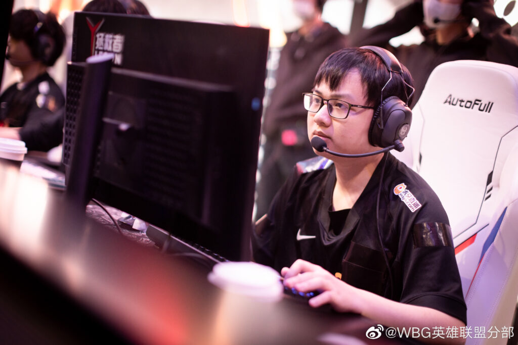 SofM: 'Chúng tôi có lẽ không thể đánh bại được EDG'