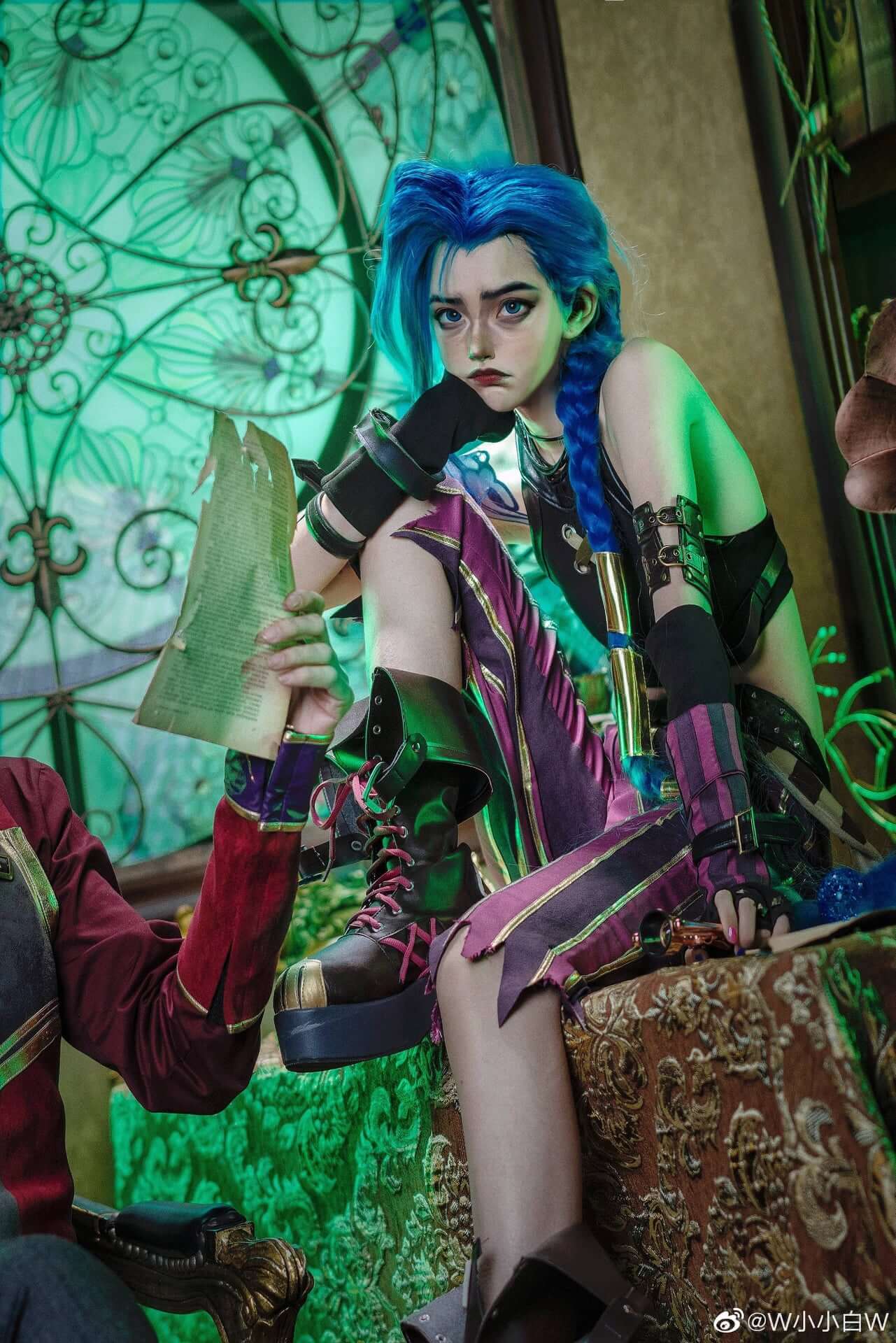 Ngắm màn cosplay bộ đôi 'bố con' Jinx và Silco trong Arcane