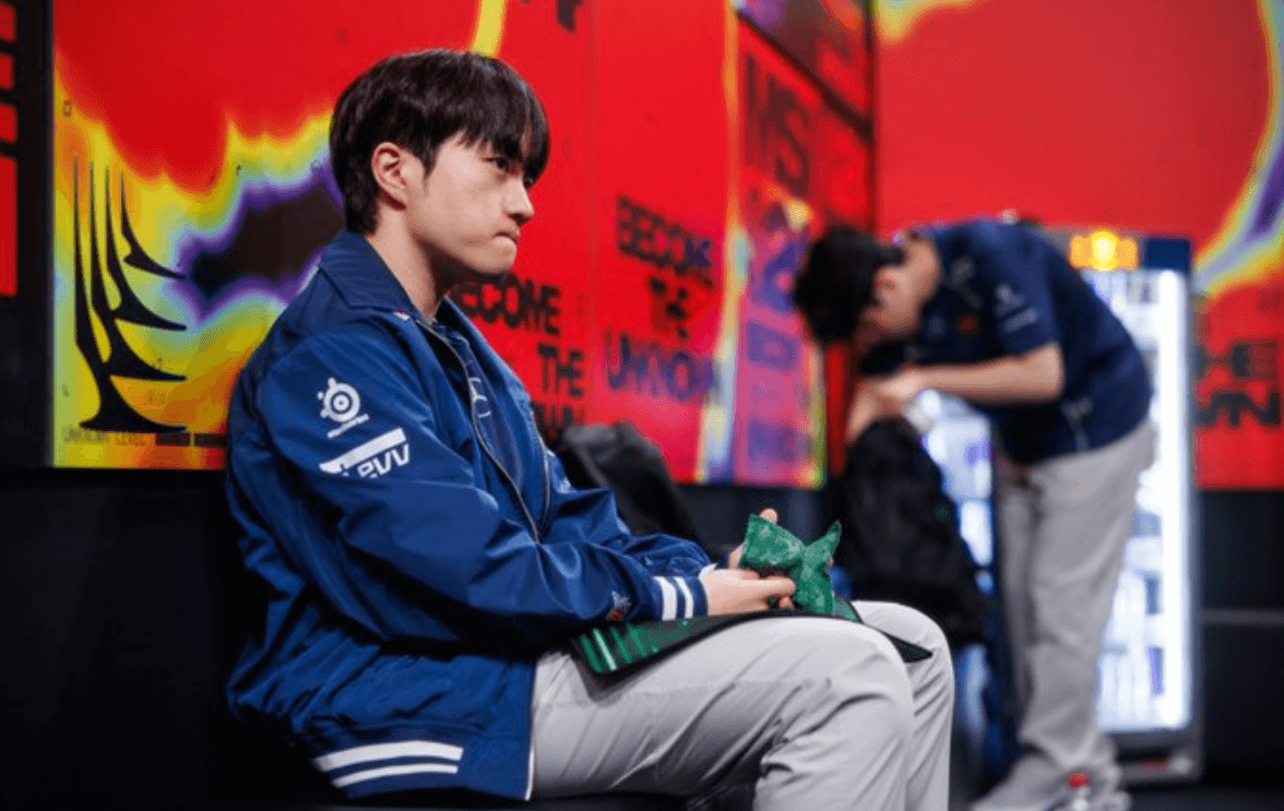 Đầu bếp Trung Quốc nếm trái đắng vì "xúc phạm T1"