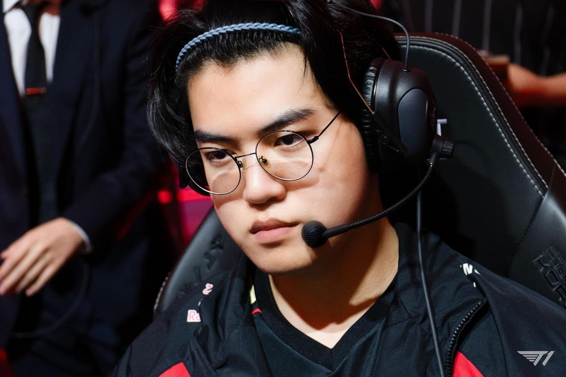 Vắng Smash, T1 thất thủ trước GEN