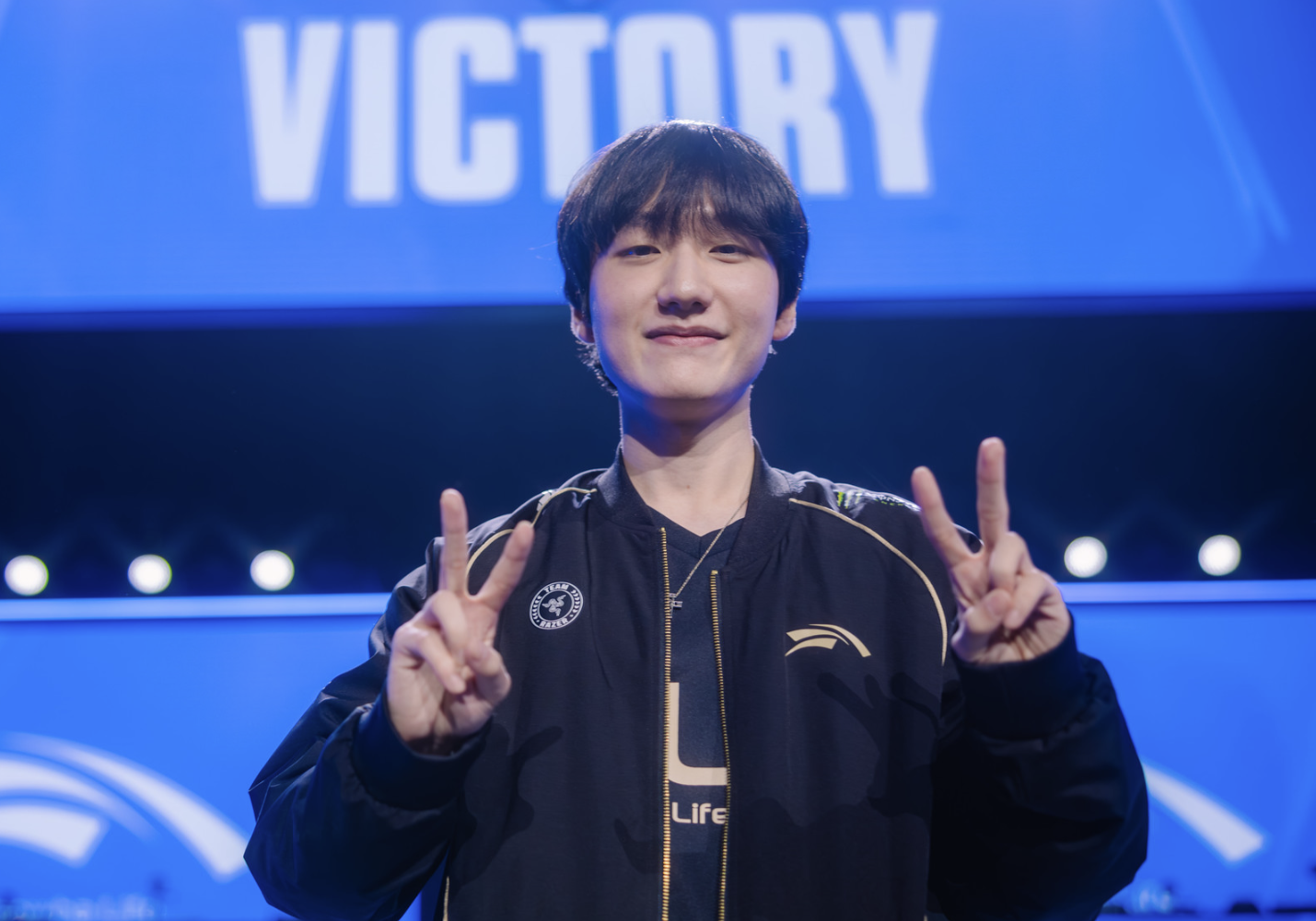 Lịch thi đấu CKTG LOL hôm nay 22/10: CFO vs HLE, G2 vs FLY