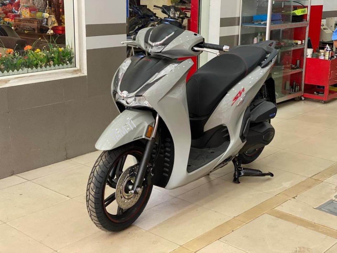 Chi tiết Honda SH 350i siêu đẹp vừa về đại lý, giá từ 146 triệu đồng