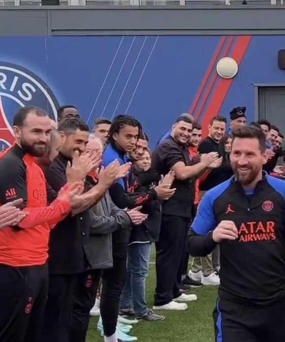 Em trai Mbappe tỏ thái độ trong ngày Messi trở lại PSG?