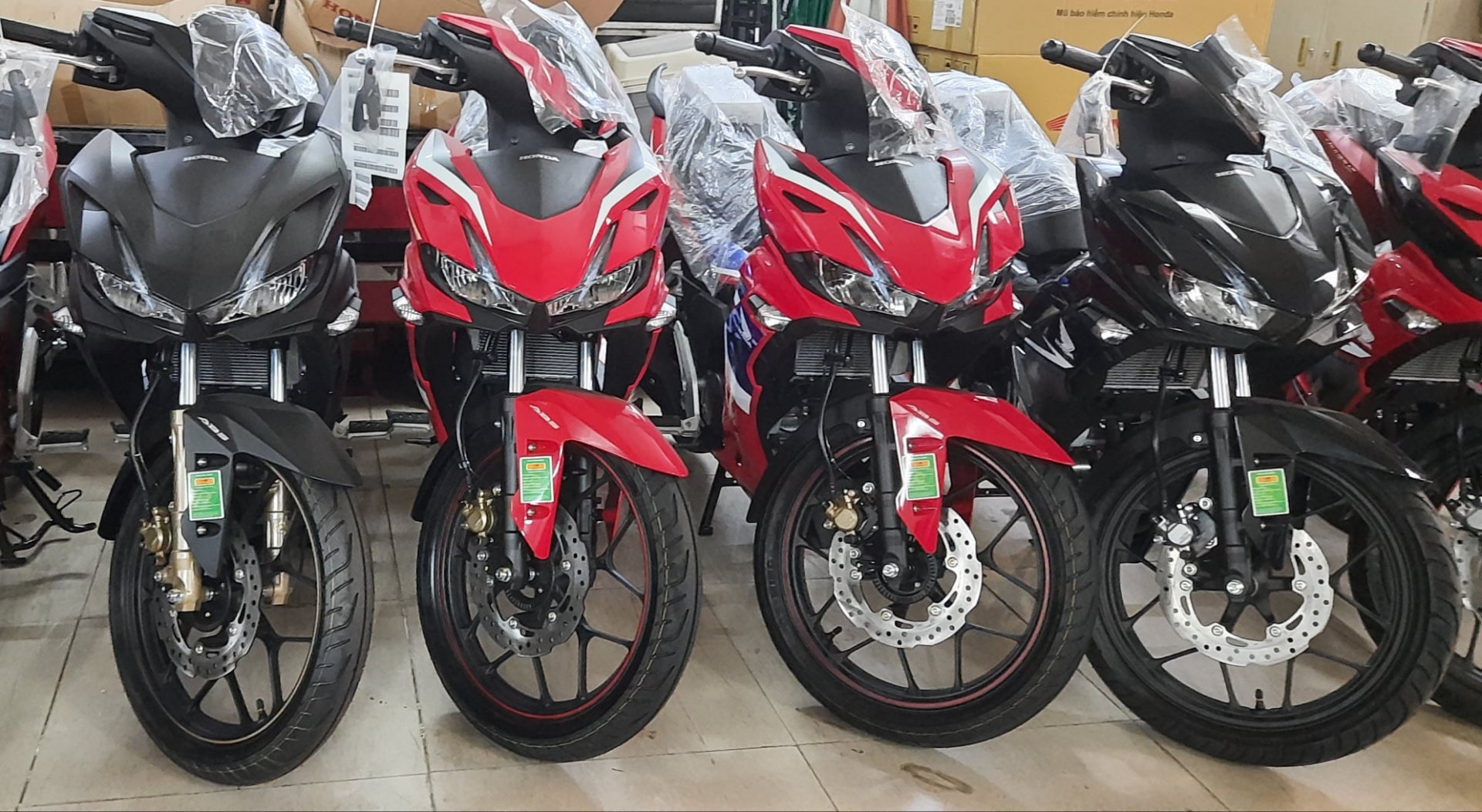 Honda Winner X ngược chiều giảm giá gần 10 triệu đồng