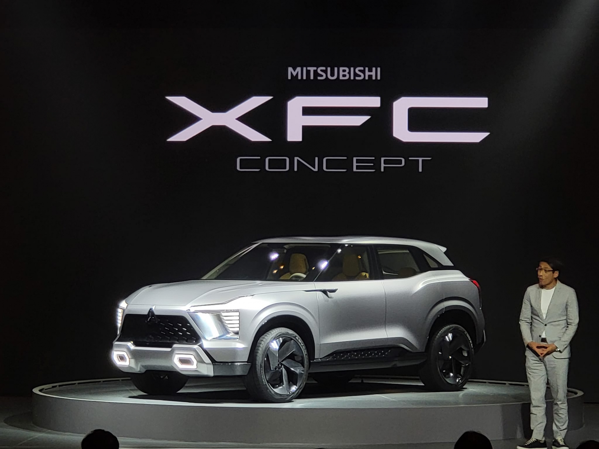 TRỰC TIẾP: Mitsubishi XFC - mẫu concept siêu ấn tượng ra mắt toàn cầu tại Việt Nam