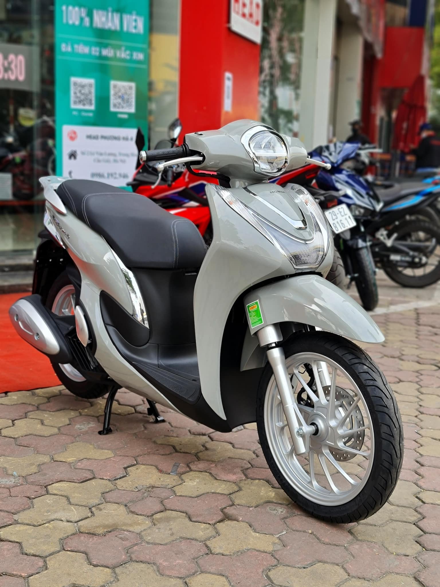 Sau Honda Vision, đến lượt SH Mode đội giá hàng chục triệu đồng