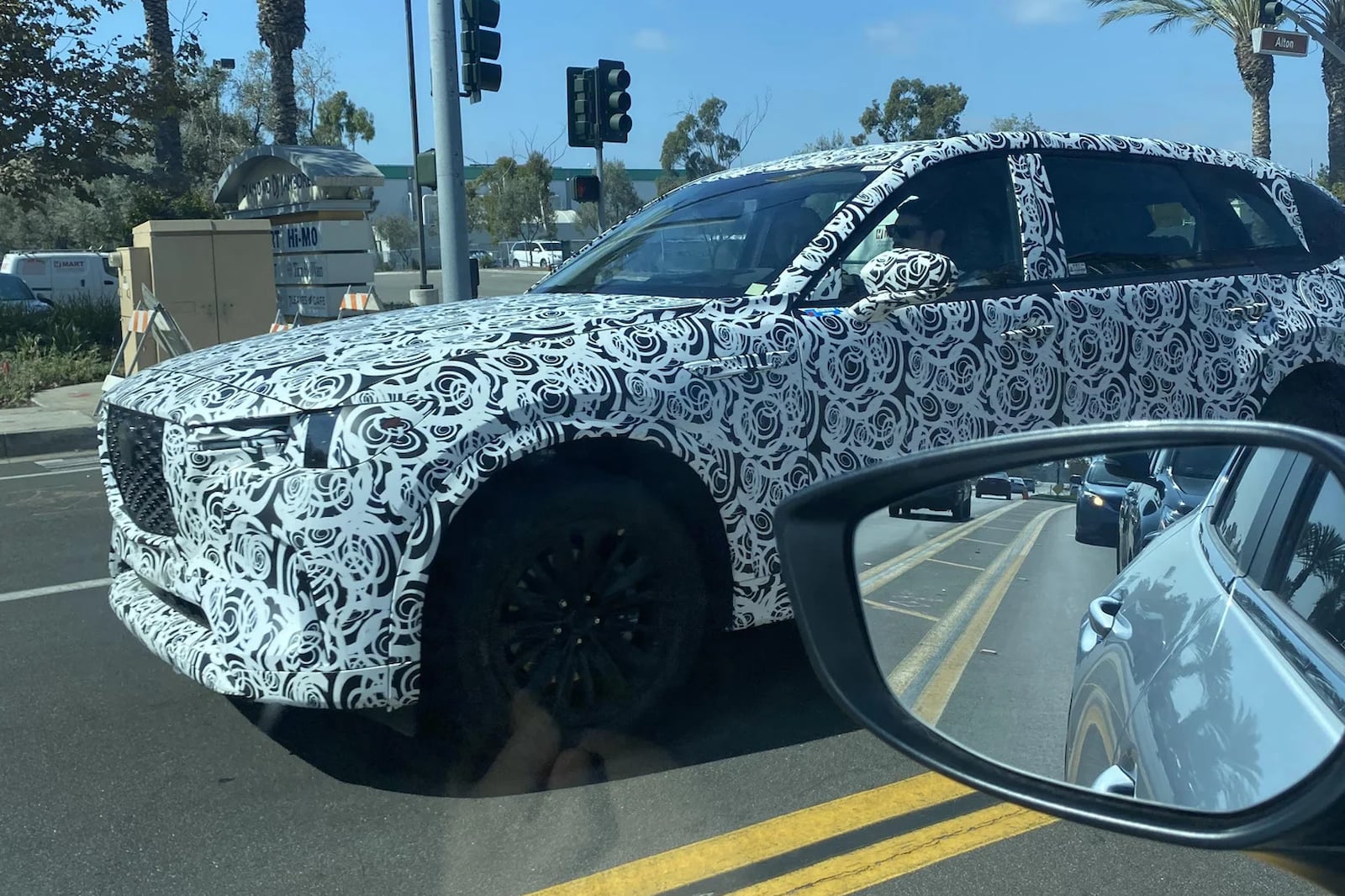 SUV lớn nhất của Mazda lộ diện trước ngày ra mắt, thiết kế ấn tượng