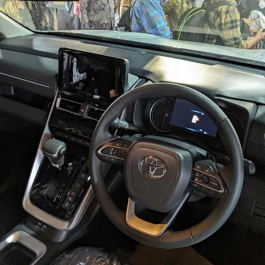 Đại lý Việt hé lộ thời điểm bán Toyota Innova 2023, giá khoảng 820 ...