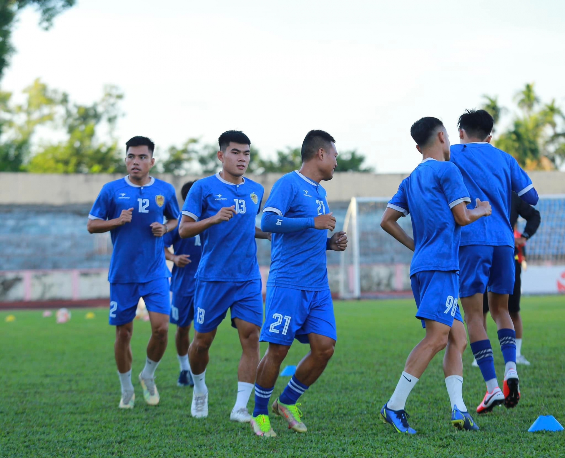 HLV đội bóng tân binh V-League 'than' gặp khó trước mùa giải mới
