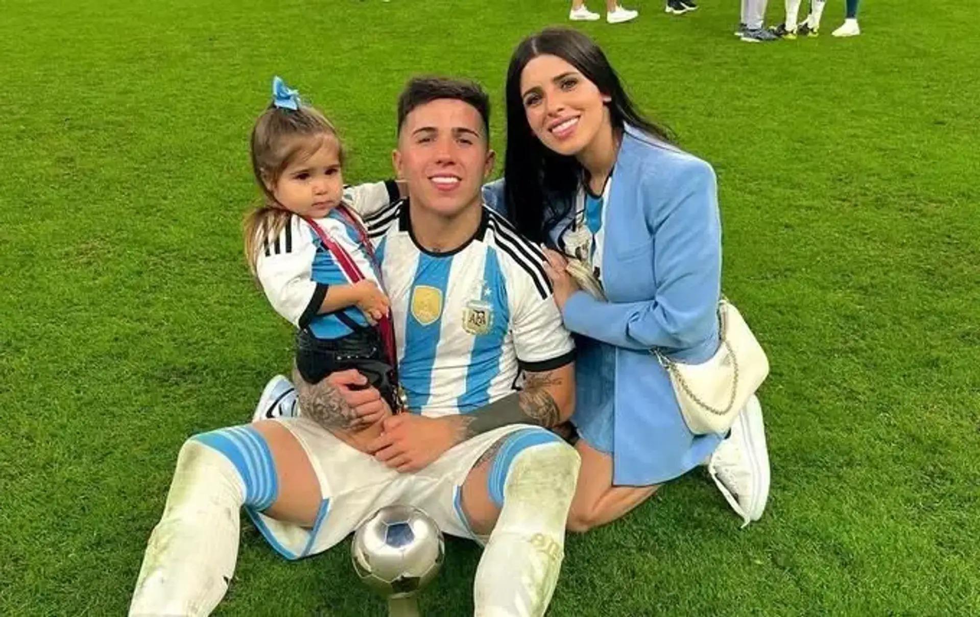 Enzo Fernandez và vợ bất ngờ hòa giải