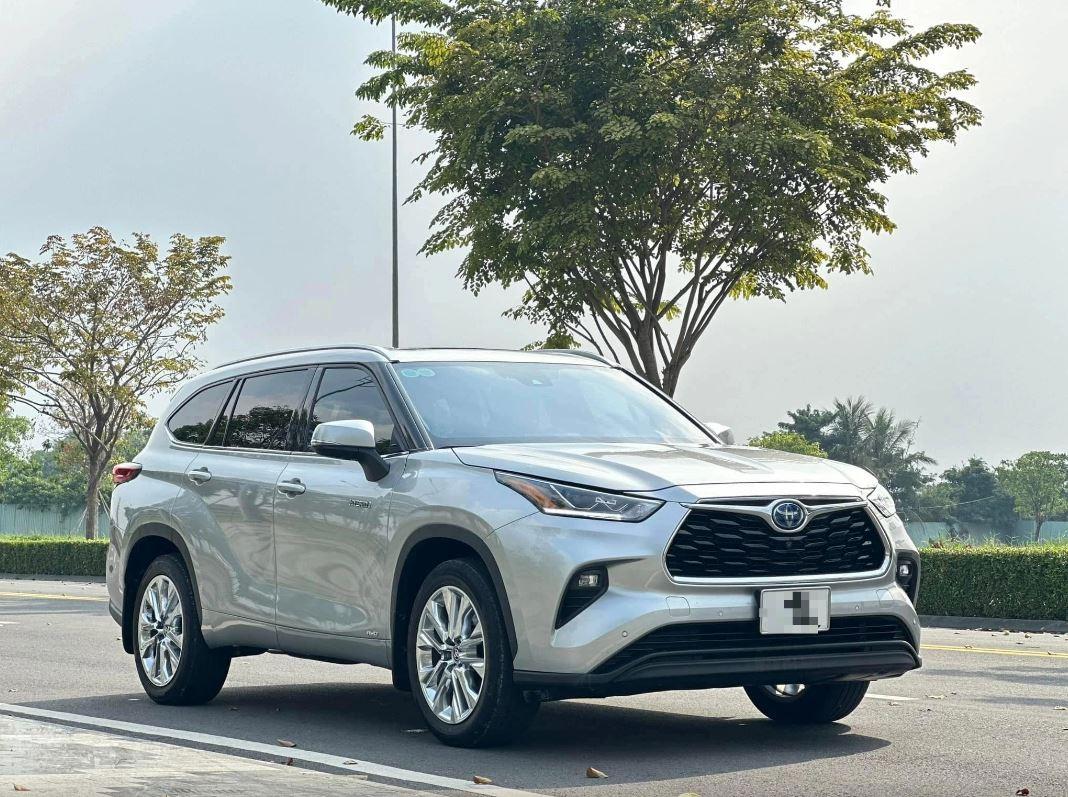 Toyota Highlander nhập Mỹ: Xe cũ đời 2021 vẫn đắt hơn SUV hạng sang Đức
