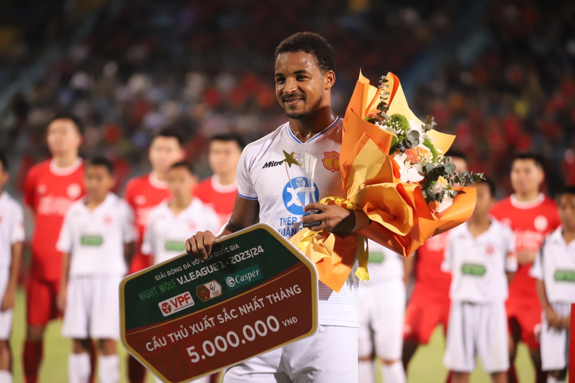 Rafaelson nhận cơn mưa giải thưởng tại V-League Awards