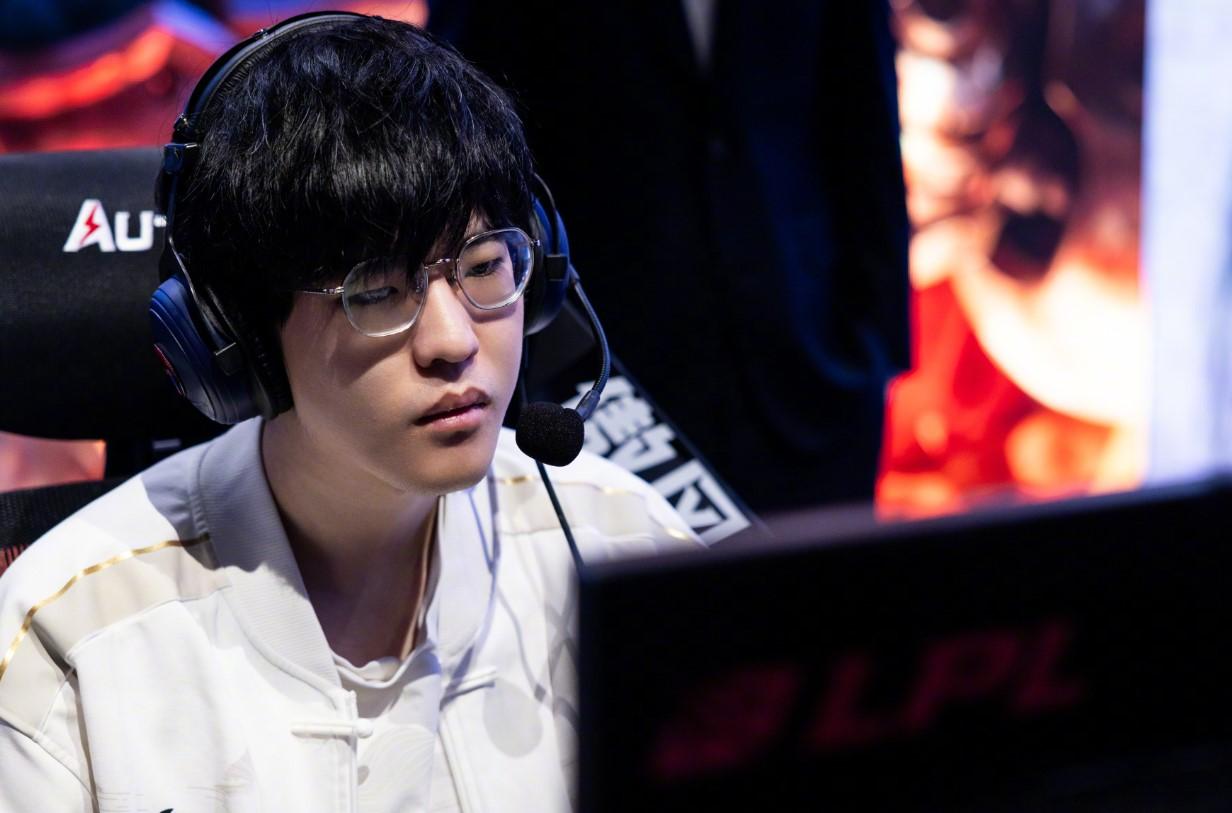 IG Jiejie: "BLG có thể có 99% tỷ lệ thắng nhưng IG sẽ tạo nên kỳ tích"