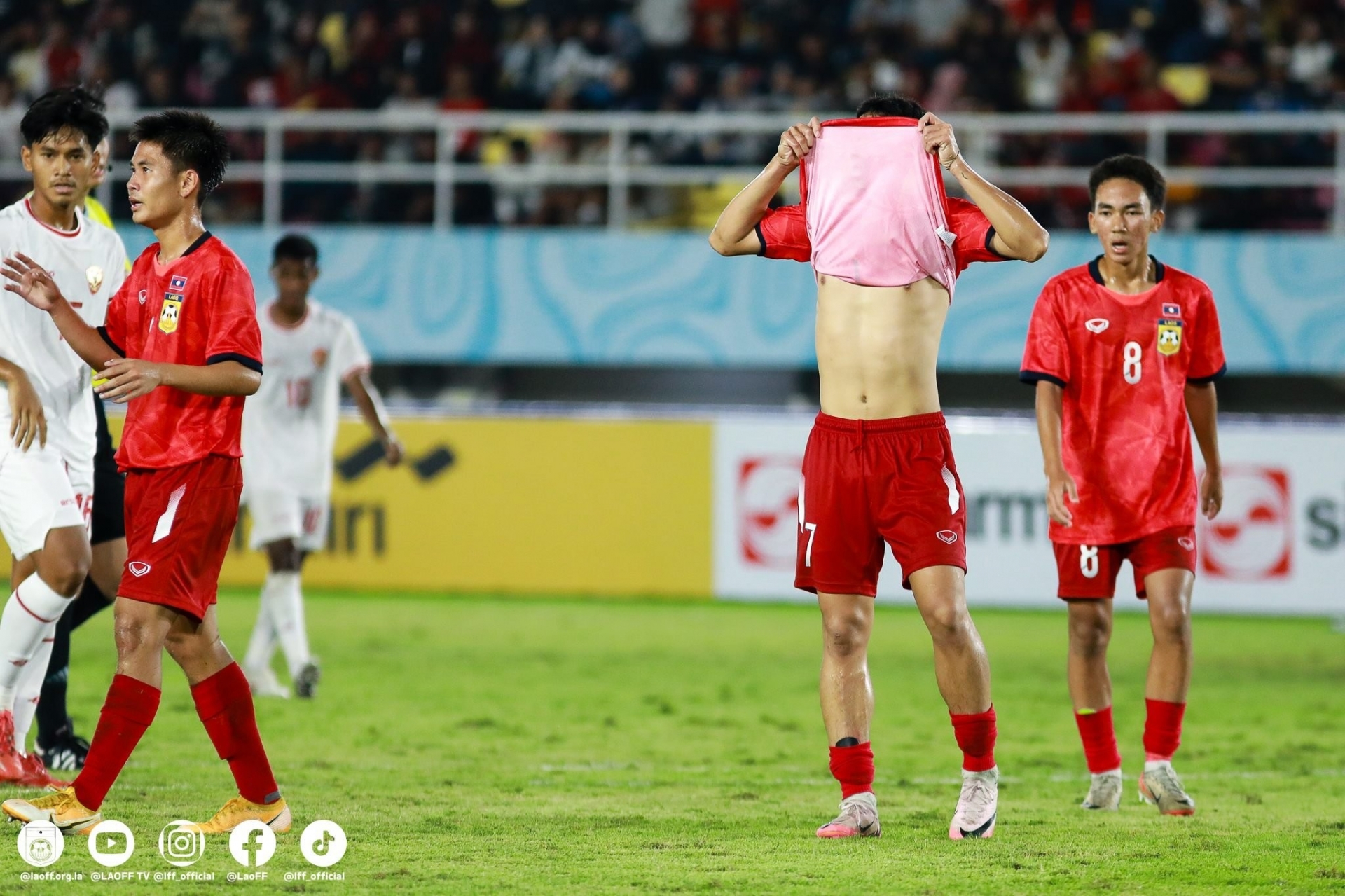 HLV Lào thấy kém may khi thua 6 bàn trước Indonesia