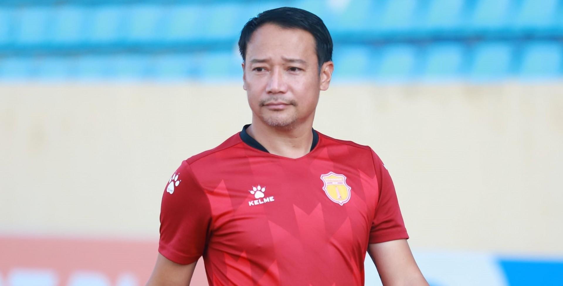 Thắng trận đầu tiên kể từ khi vắng Xuân Son, HLV Nam Định nói gì?