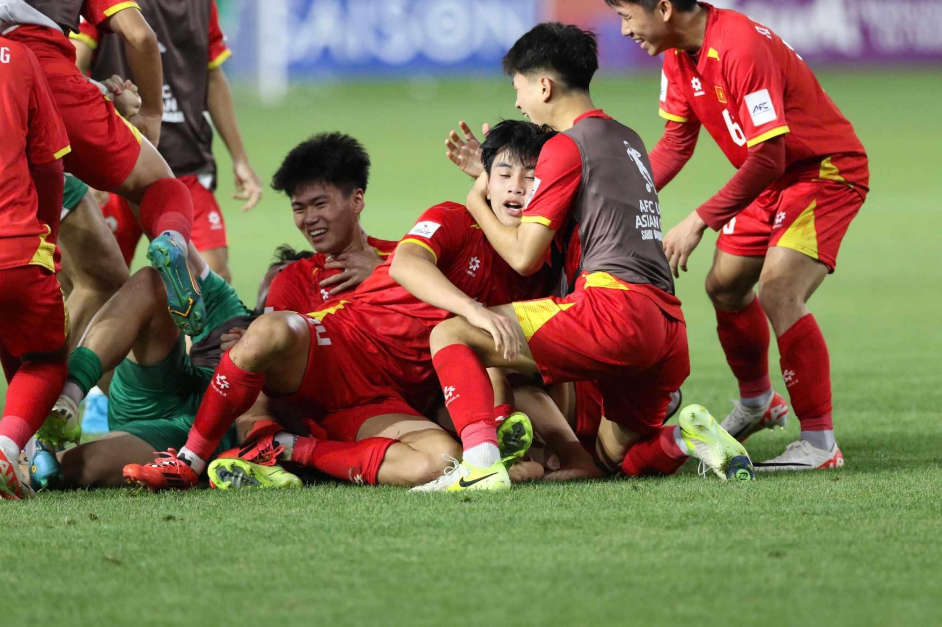 AFC khen hết lời 'hot boy' số 1 U17 Việt Nam sau trận hoà Nhật Bản