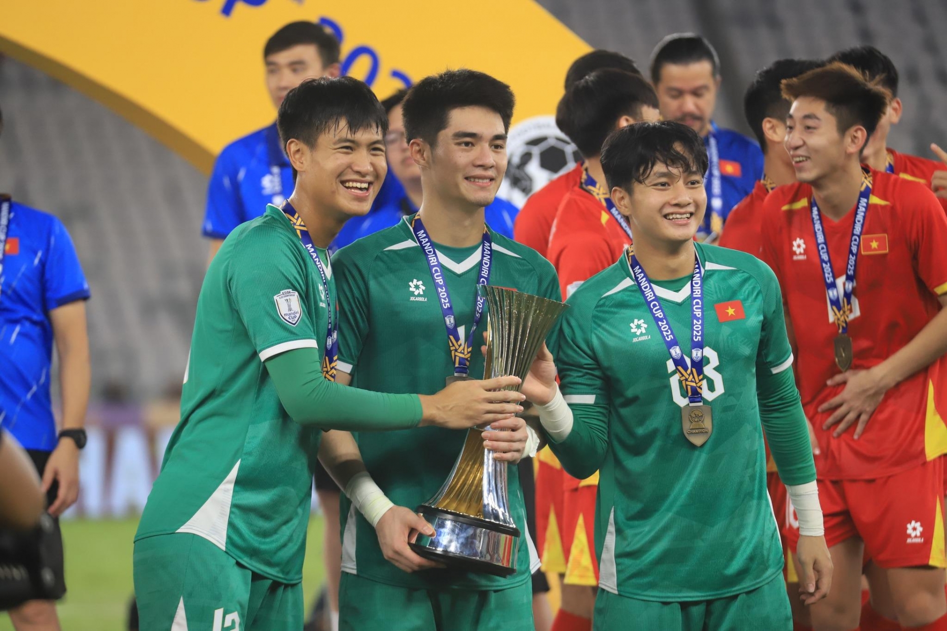 2 cầu thủ HAGL của U23 Việt Nam nhận vinh dự lớn