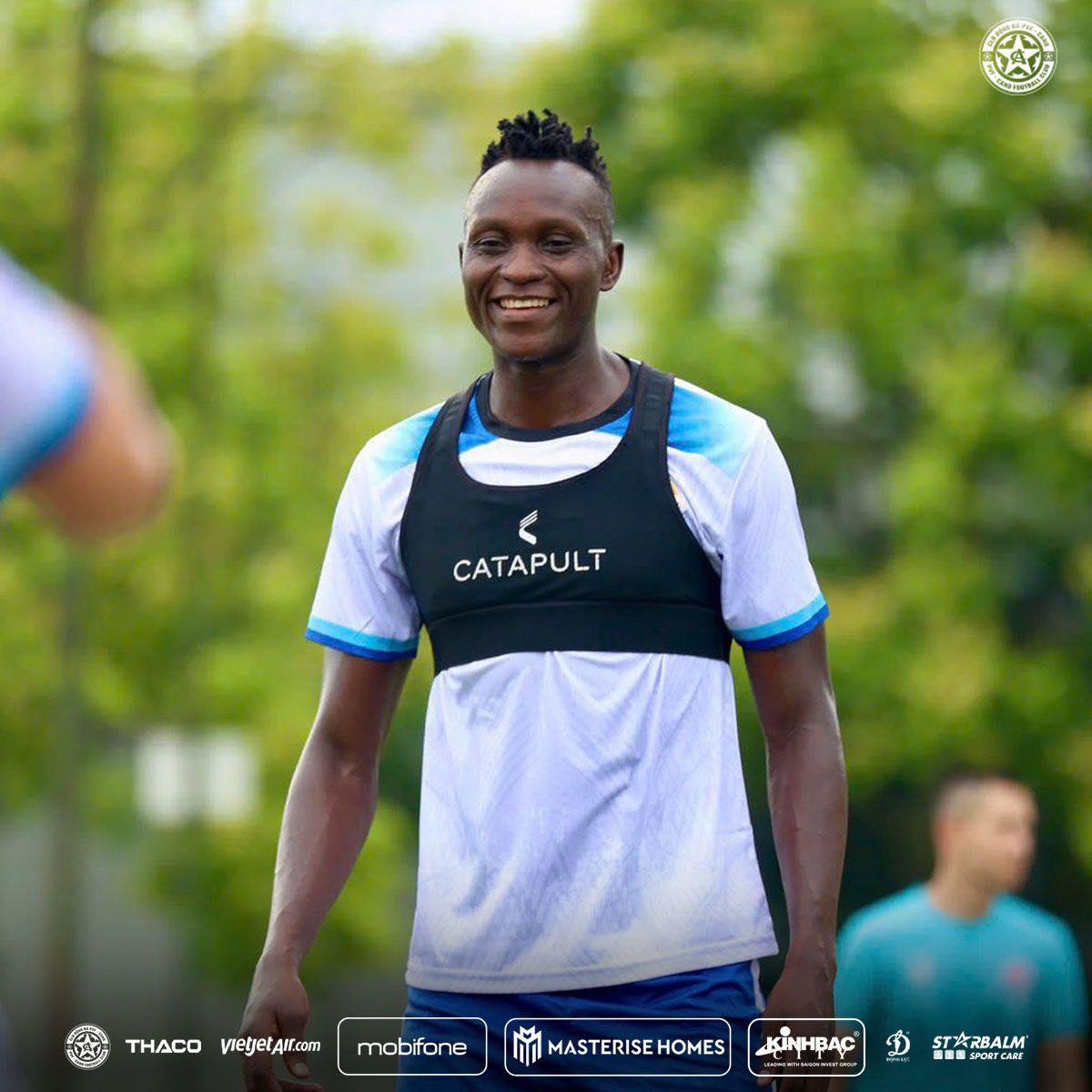 Tiền đạo ngoại binh V-League ra sân tại Vòng loại World Cup 2026