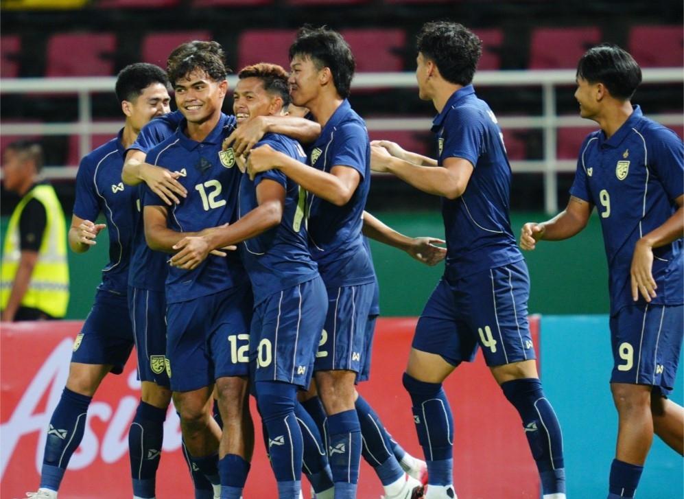 Người hùng của U23 Thái Lan tuyên bố sẵn sàng đánh bại U23 Malaysia
