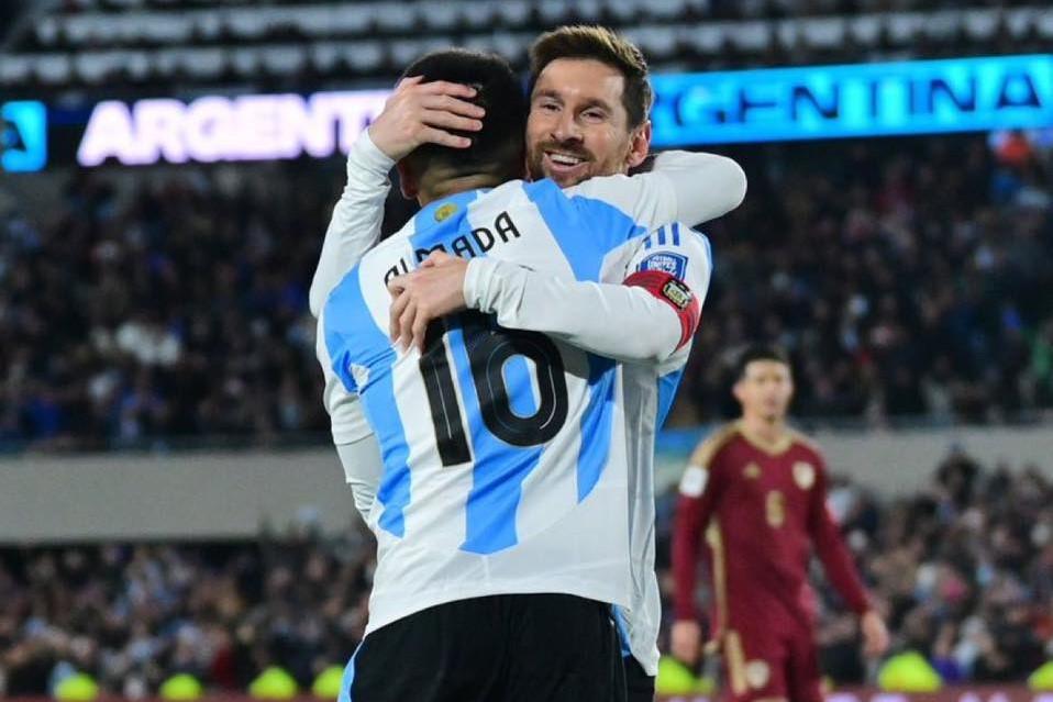 Argentina trao số 10 cho sao trẻ