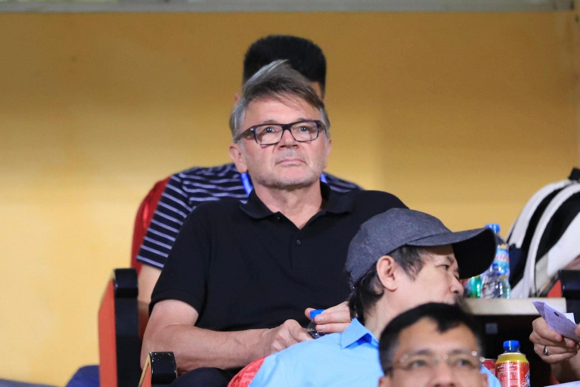 HLV Troussier nhận tin cực vui trước trận ra mắt ĐT Việt Nam