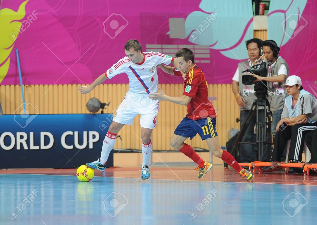 Việt Nam đấu huyền thoại đội hạng 4 thế giới