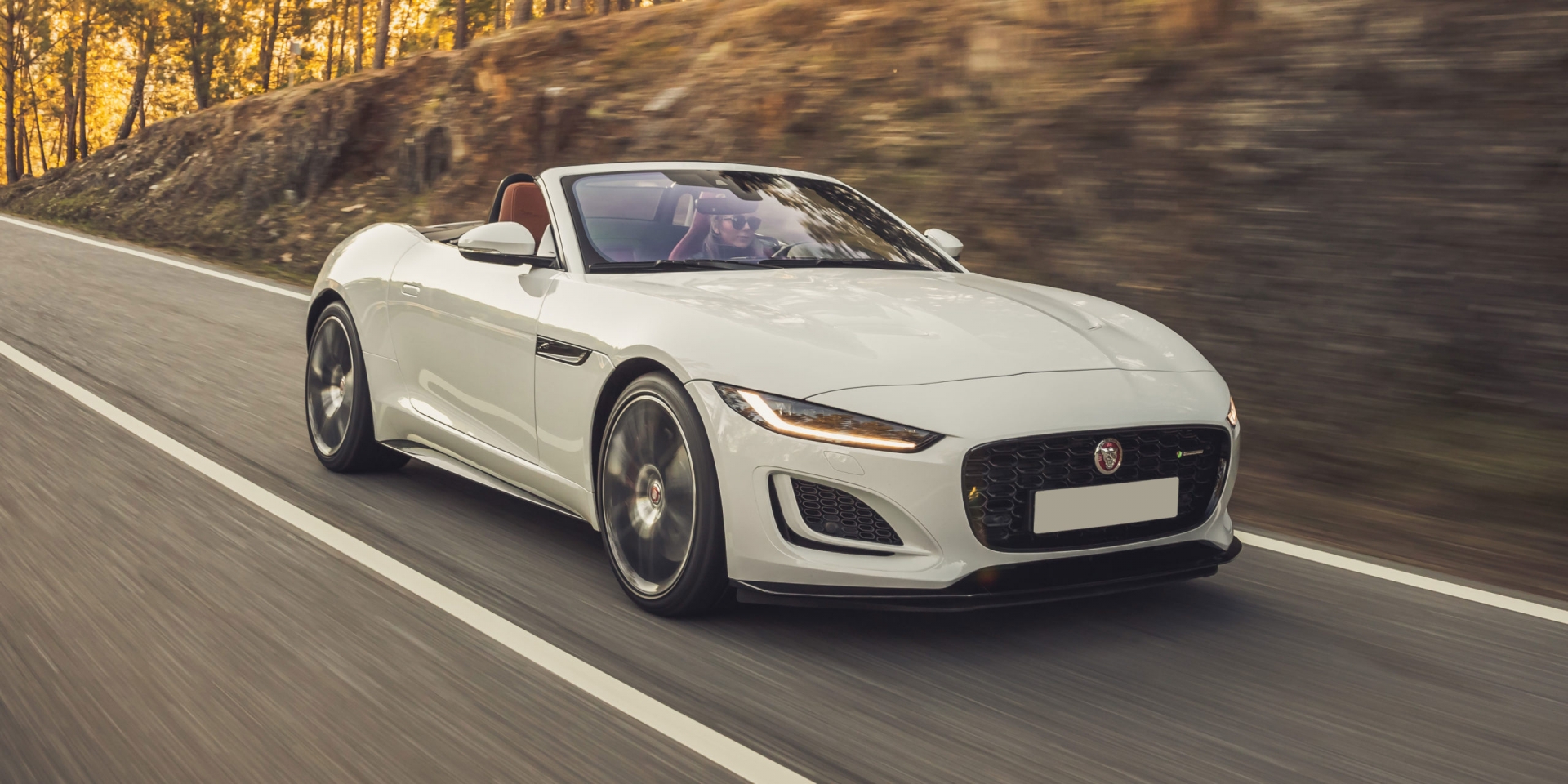 Top 6 xe mui trần hot nhất 2023 đang được bán tại Việt Nam