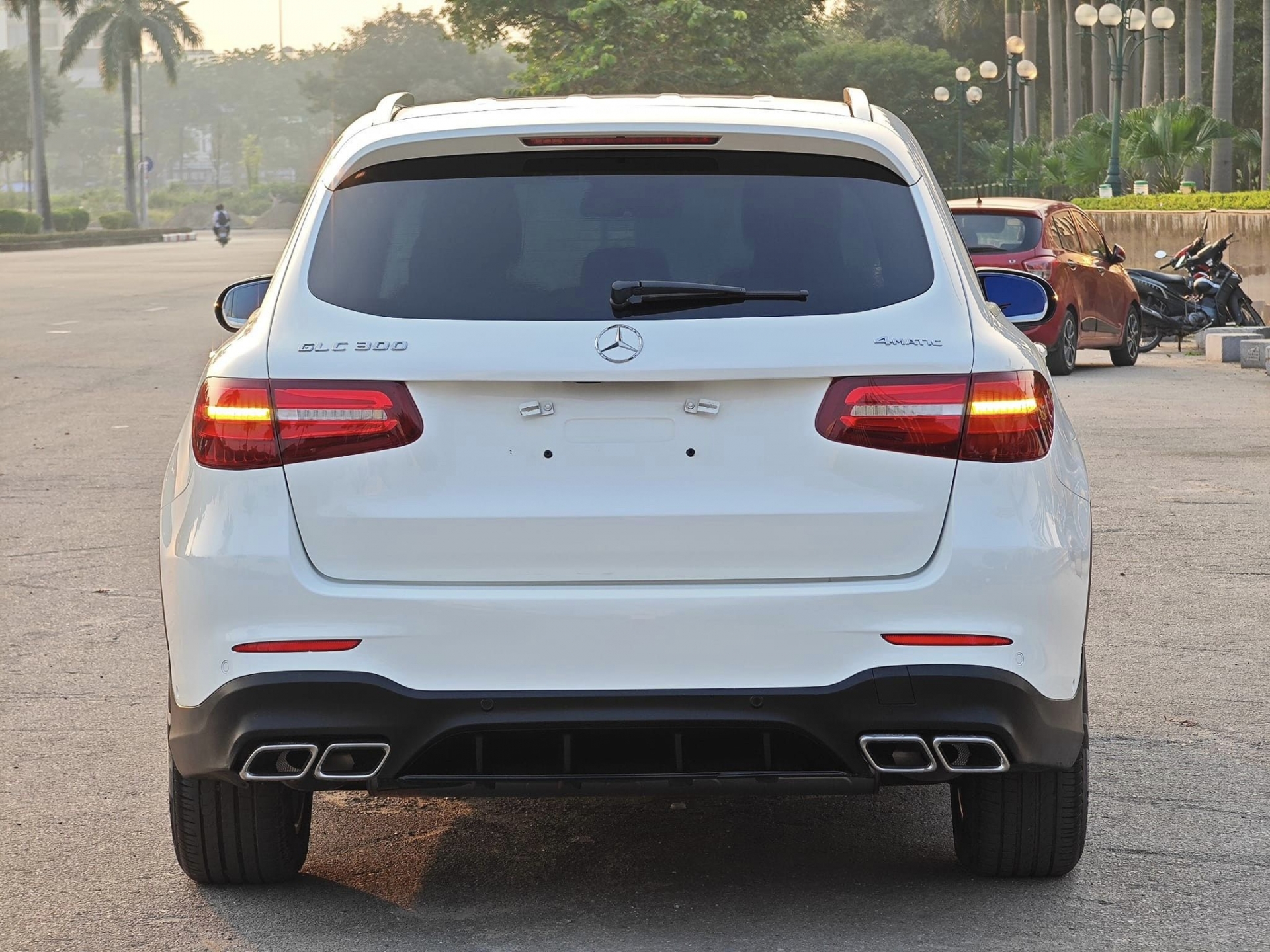 Sau 5 năm lăn bánh, Mercedes-Benz GLC 300 cũ được rao bán với giá chỉ ngang Honda CR-V 2024 ‘đập ...