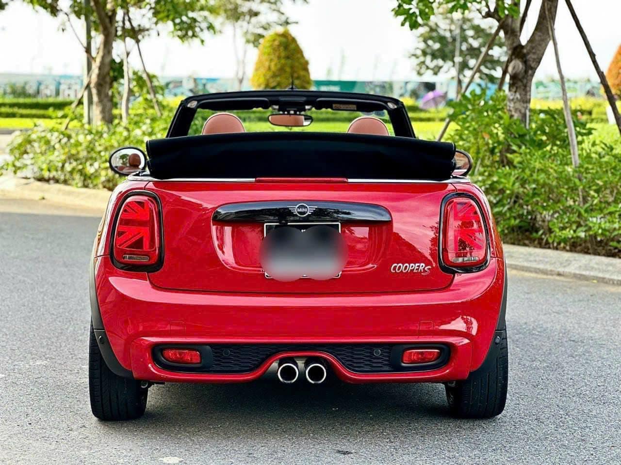 Lăn bánh 5 năm, xe mui trần Mini Cooper S Convertible được chào bán với ...