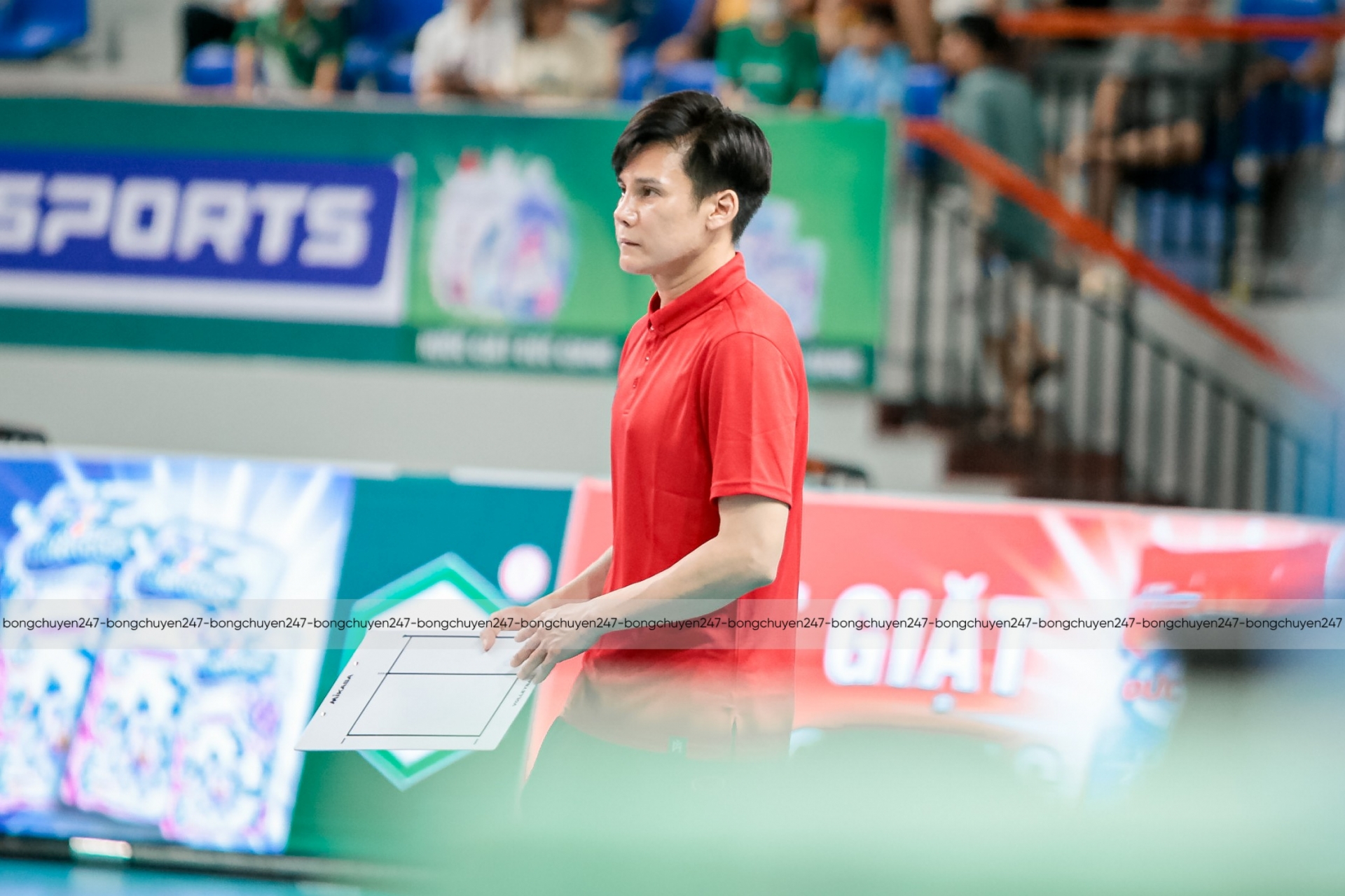 Sự khác nhau bóng chuyền Việt Nam và Thái lan dưới góc nhìn của HLV Narachata Taweewitchakariya