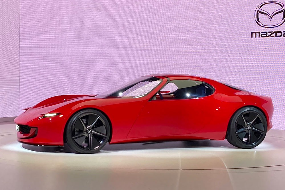 Mazda vén màn mẫu xe thể thao hai cửa sử dụng động cơ xoay đình đám