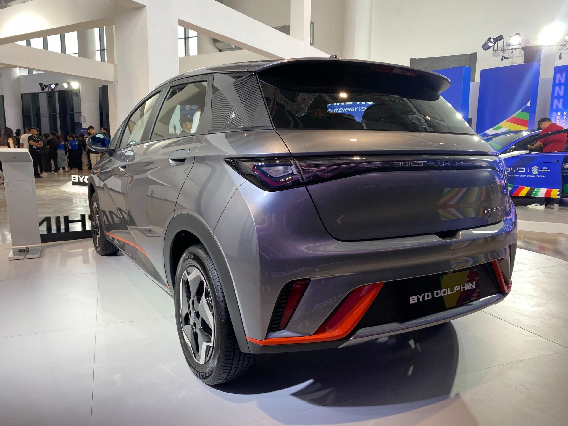Chiêm ngưỡng BYD Dolphin vừa trình làng thị trường Việt, dự sẽ có giá ...