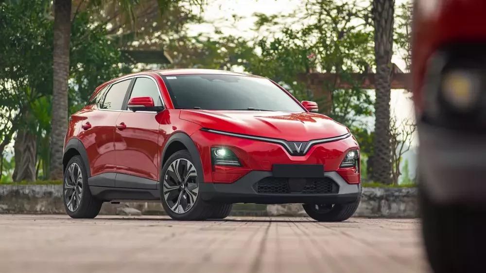 VinFast VF 6 bứt phá ngoạn mục, dẫn đầu phân khúc SUV cỡ B tháng 4/2025 tại Việt Nam