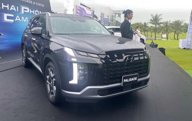 Hyundai Palisade giảm giá sâu tới 240 triệu đồng tại đại lý, quyết giữ ...
