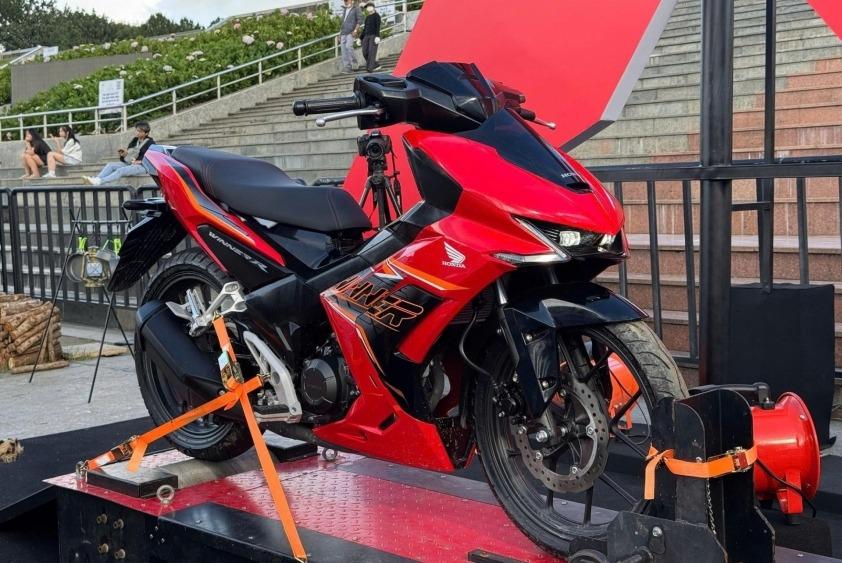 Honda Winner R được nâng cấp những gì so với Winner X?