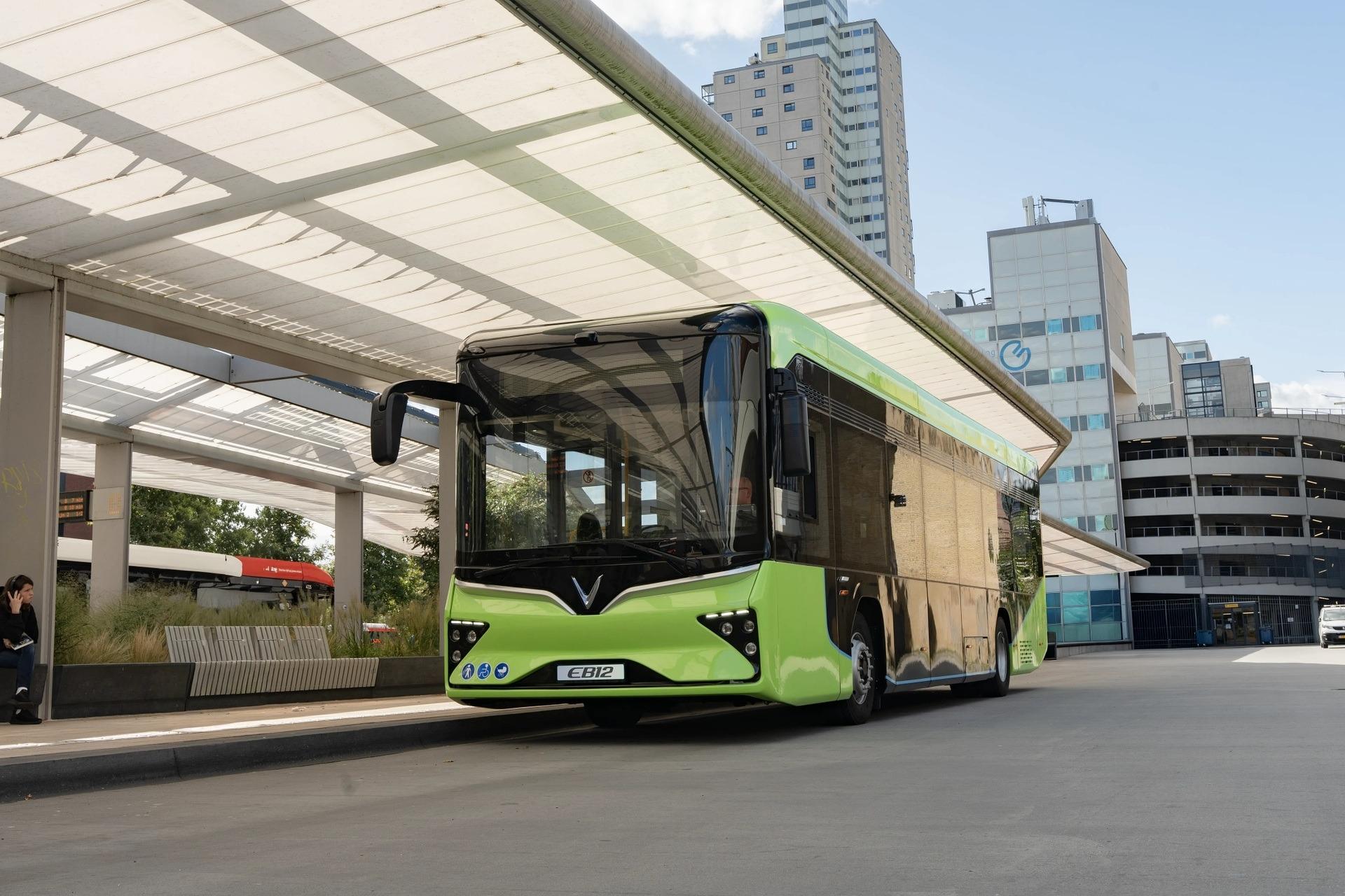 Mục sở thị VinFast EB 12 bán tại châu Âu: Sức chứa tối đa 90 người, tầm vận hành 400 km/sạc