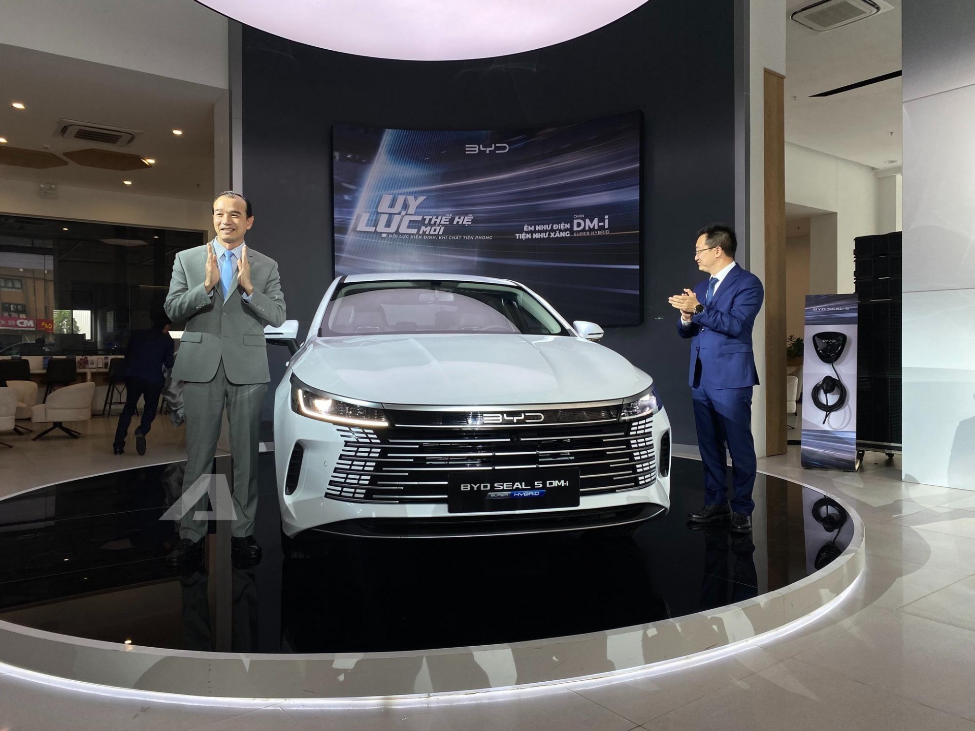 Sedan hybrid BYD Seal 5 cập bến thị trường Việt: Giá 696 triệu đồng ...