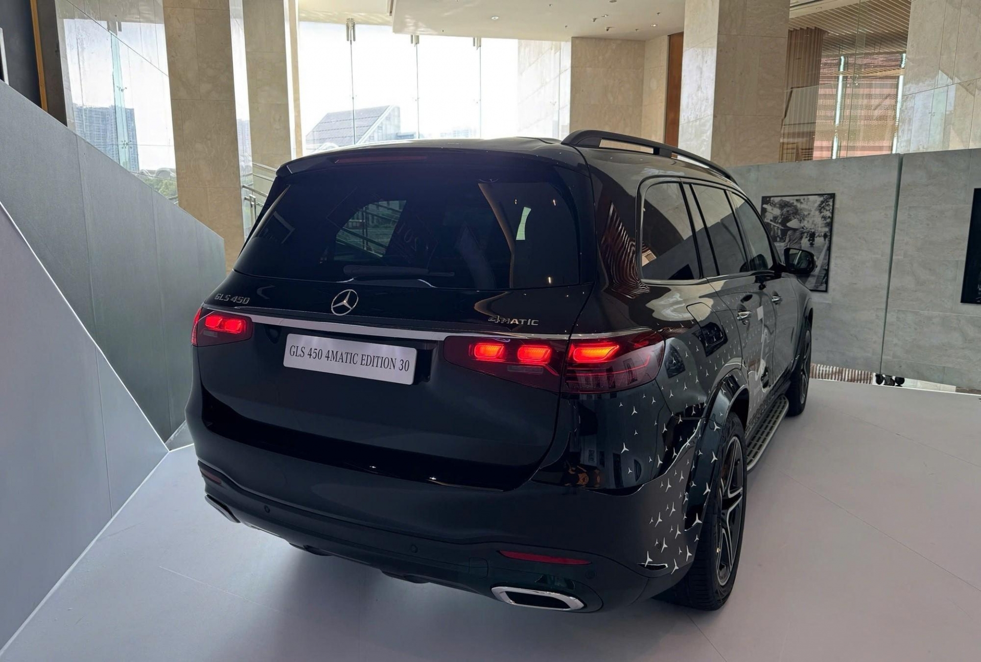 Chiêm ngưỡng Mercedes-Benz GLS 450 Edition 30 tại Việt Nam: Giới hạn 30 ...