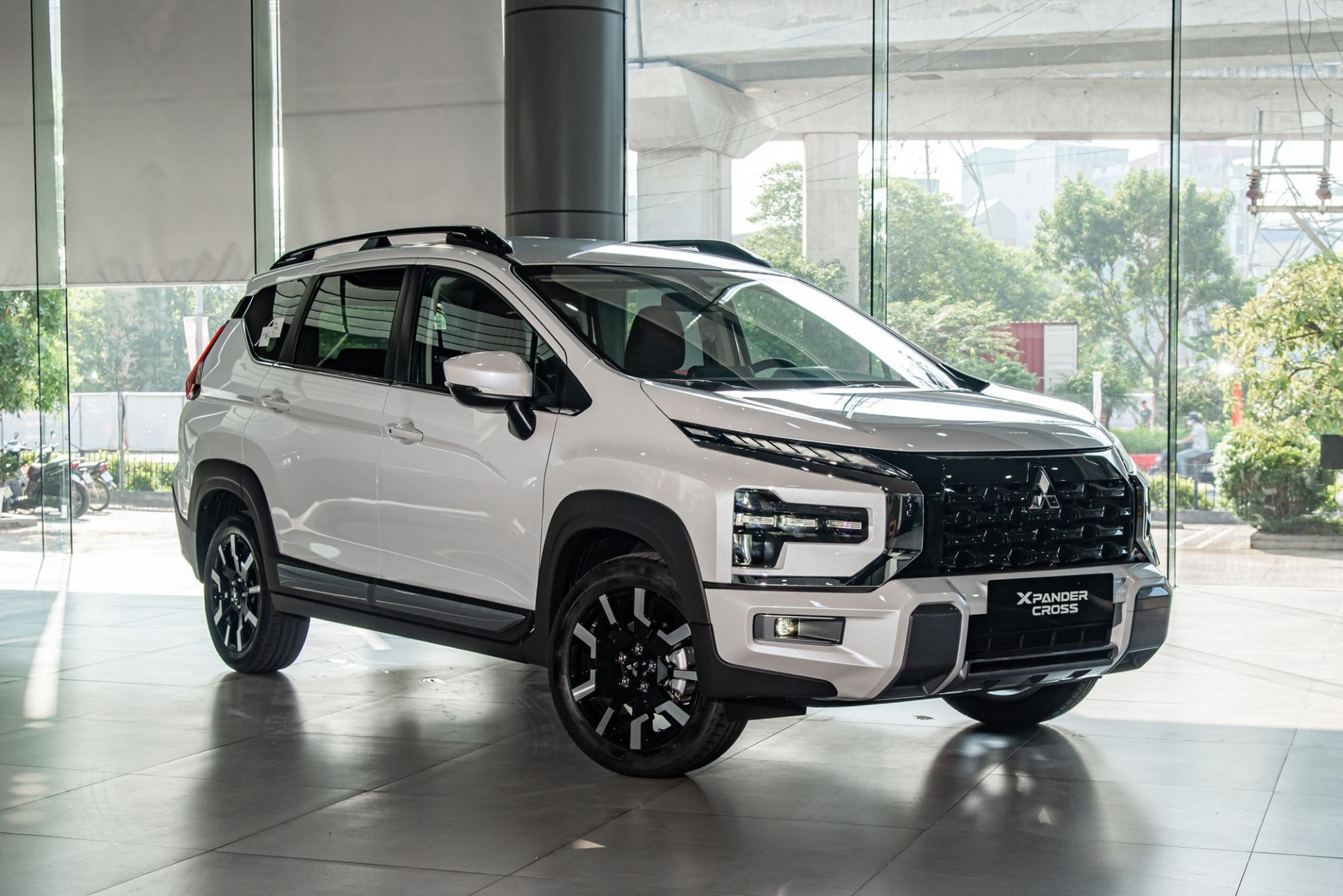 Cán mốc 15.000 xe sau 10 tháng, Mitsubishi Xpander gần như nắm chắc ...