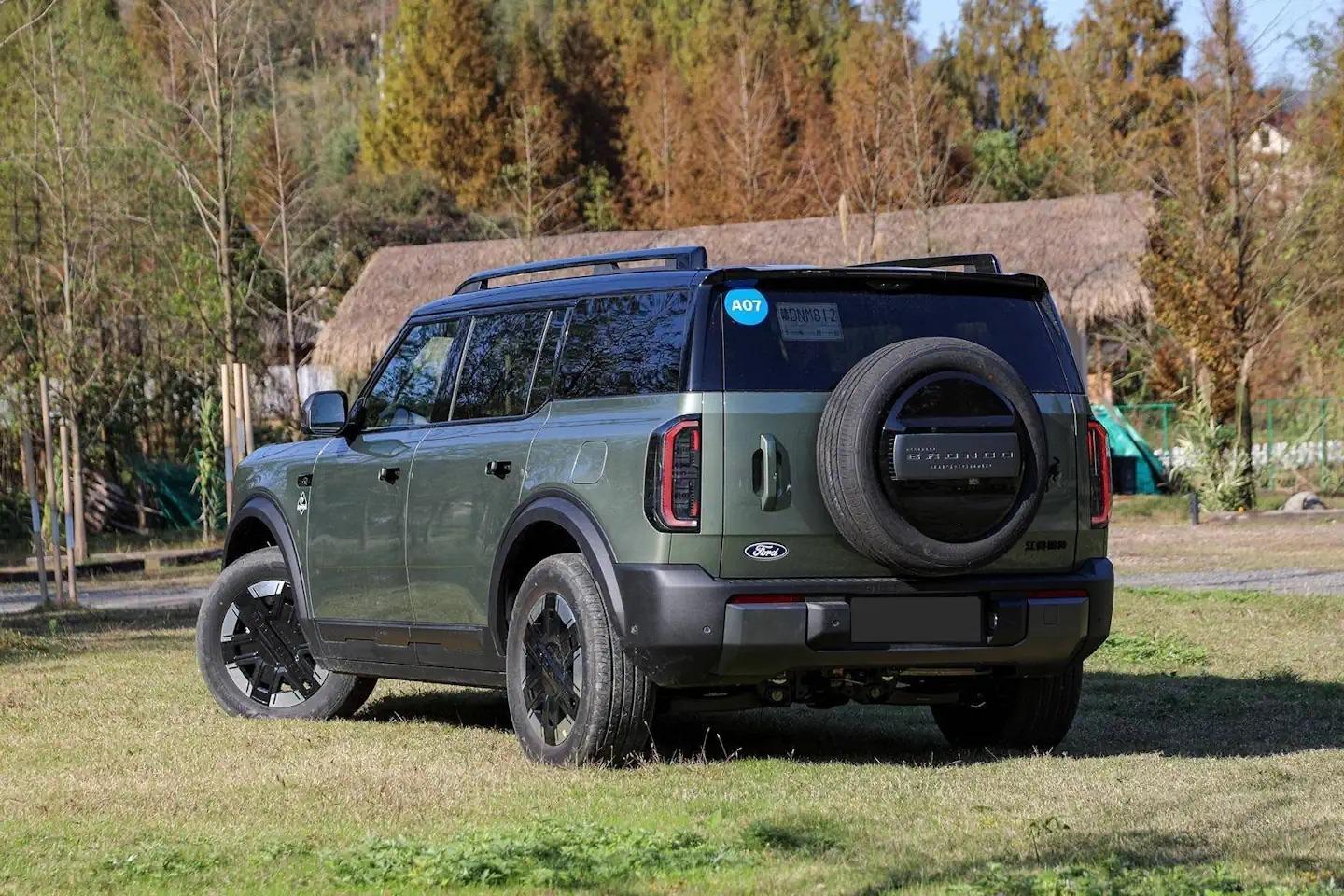 Ford Bronco 'rục rịch' về Việt Nam: Ngang cỡ Everest, có bản chạy tối ...